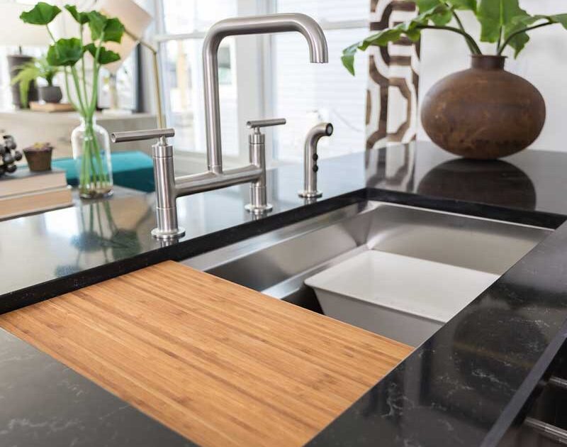 Definitive Guide to Quartz Countertops | Midwest Marble & Granite Definitive Guide to Quartz Countertops | Midwest Marble & Granite